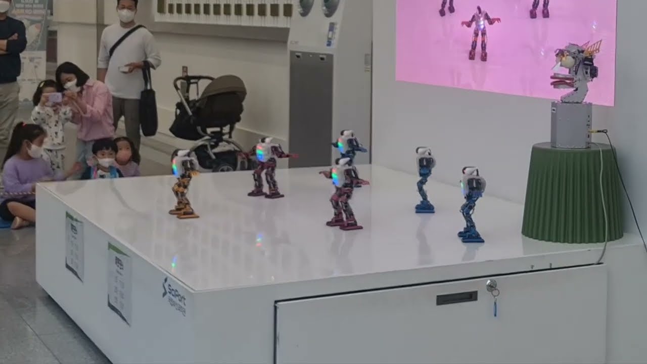 로봇댄스/Robot Dance😂/모모랜드/뿜뿜/MoMoLand/BBoomBBoom👏/국립부산과학관/Busan National ...