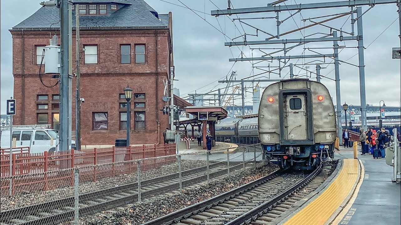 AMTRAK Northeast Corridor | Shore Line East Trains@ New London CT W/ P ...