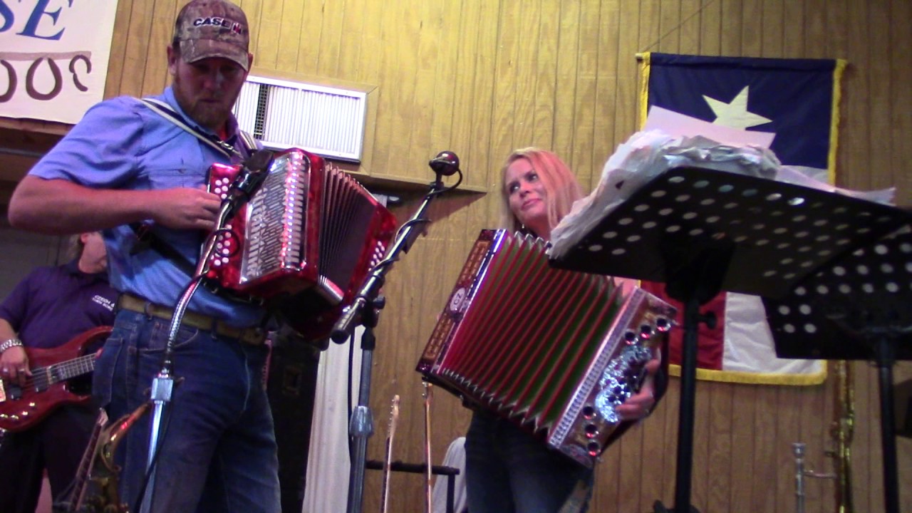 EB Kolache Fest 2017 Polka Jam- Around the Moon - YouTube