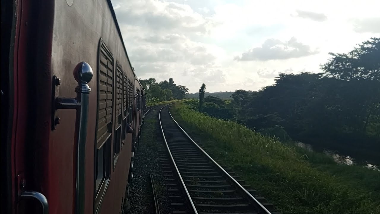 Class S11 Diesel Electrical multiple unit DEMU Indian Train travel gampaha Sri Lanka #train ...