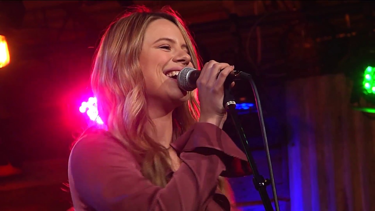 Christina Taylor American Dreamin' - YouTube