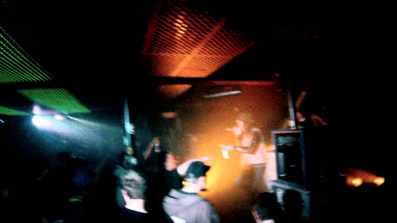 Jaclyn Gee live in Wien - YouTube