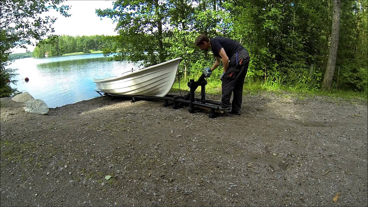 Venos Oy, Soutuvenetelakka vinssillä - YouTube