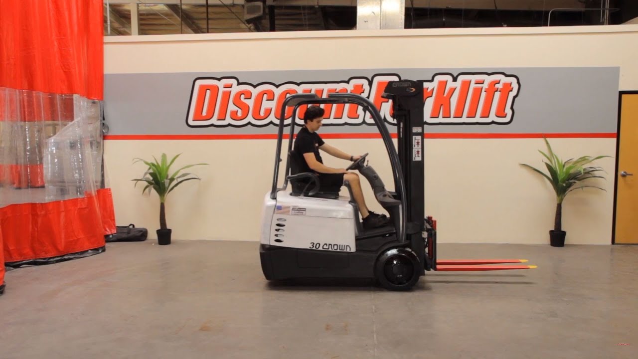 Crown SC4520-30 3,000 Electric #3479 - Forklift for Sale - YouTube