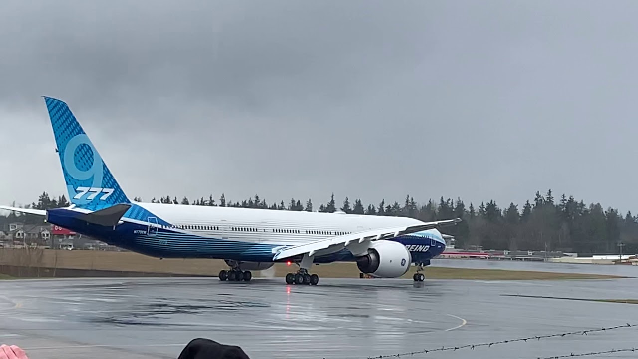 777X folding wingtips descending into position prior to first flight ...