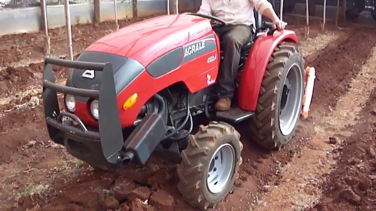 Agrale 4100.4 com rotativa Rylmaq - YouTube