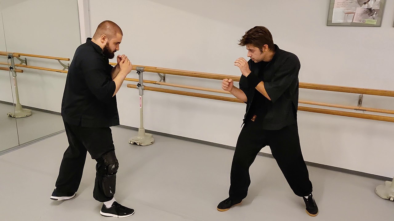 Jeet Kune Do Intercepting Instead Blocking A Kick - YouTube