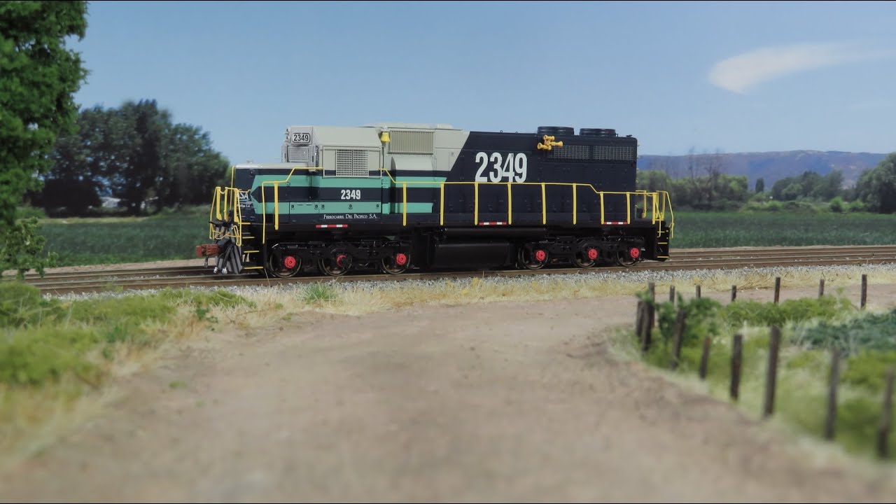 Operando las SDL39 hechas por ScaleTrains - YouTube