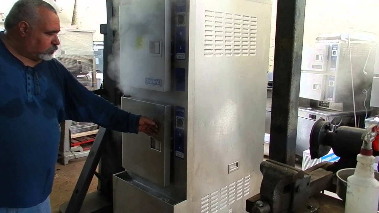 A1Equipment Cleveland Steamer Working In our warehouse in Miami,FL on ...