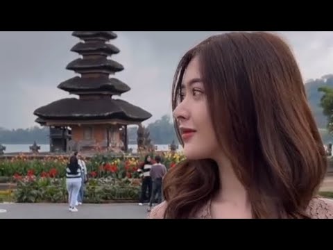 KEBAYA TRADISIONAL INDONESIA          (DARA SARASVATI)