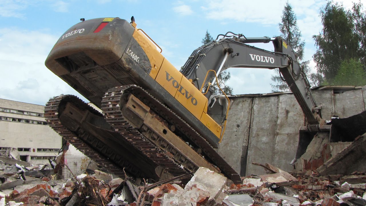 VOLVO EC460CL - demolition building - YouTube