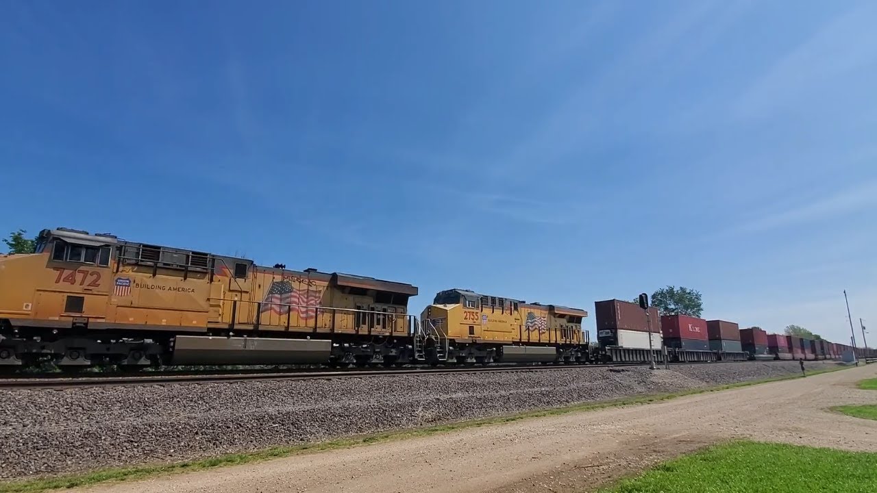 Westbound UP 7472 & UP 2755 Leads A Intermodal Train, UP "Topeka Sub ...