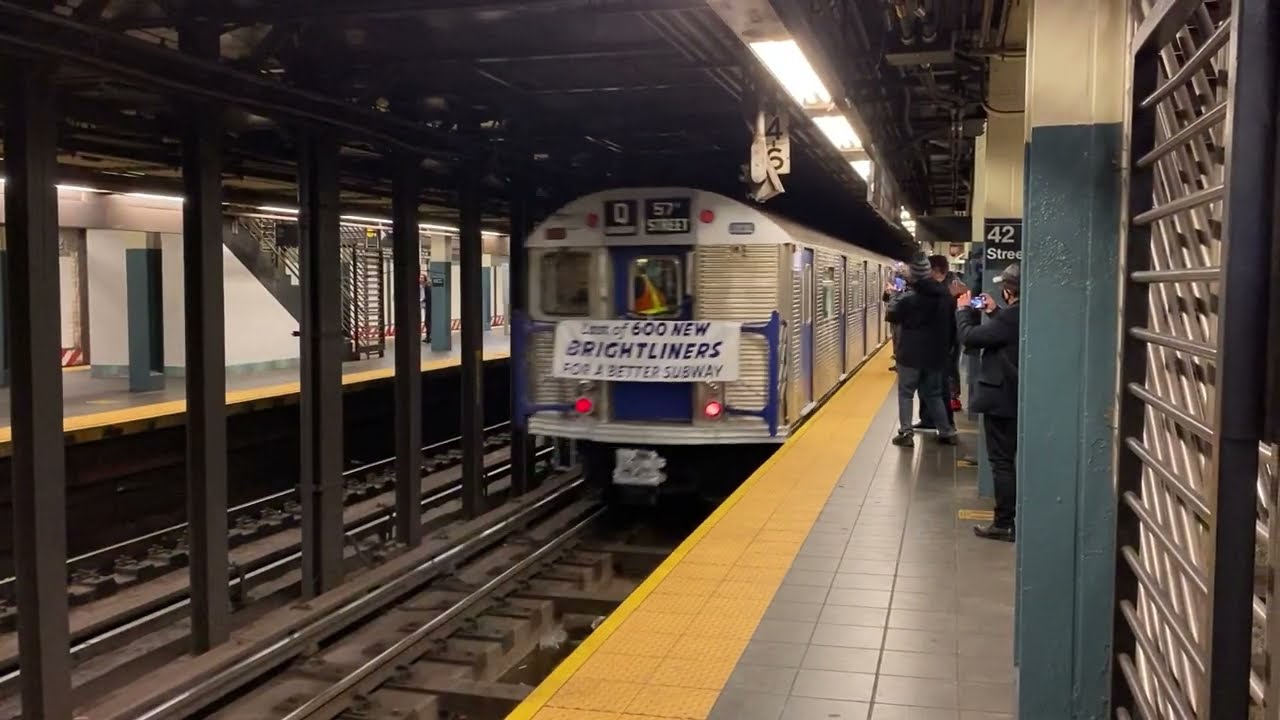 ᴴᴰ NYCTA R32 (Q) Train Leaving Times Square 42nd Street (1/9/22) - YouTube