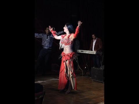 الحرية | صافيناز تظهر بالقاهرة بعد غياب بأربعة إطلالات مختلفة