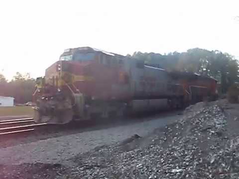 BNSF 4710 at Burnside KY switching crews - YouTube