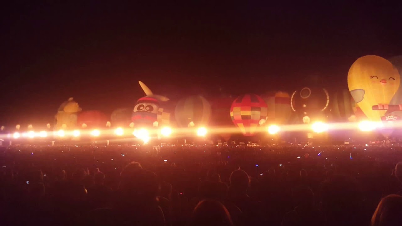 Zuru Night Glow 2017(Full) at Balloons Over Waikato, Hamilton, NZ - YouTube