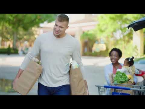 USAA Commercial (Rob Gronkowski) (12/2022) - YouTube