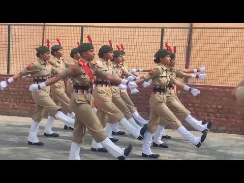 Best contingent drill By Girls NCC cadets - YouTube