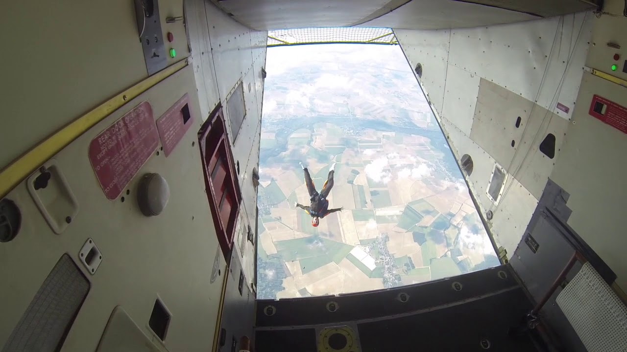 Skyvan Jump / Saut Skyvan - Skydive - YouTube