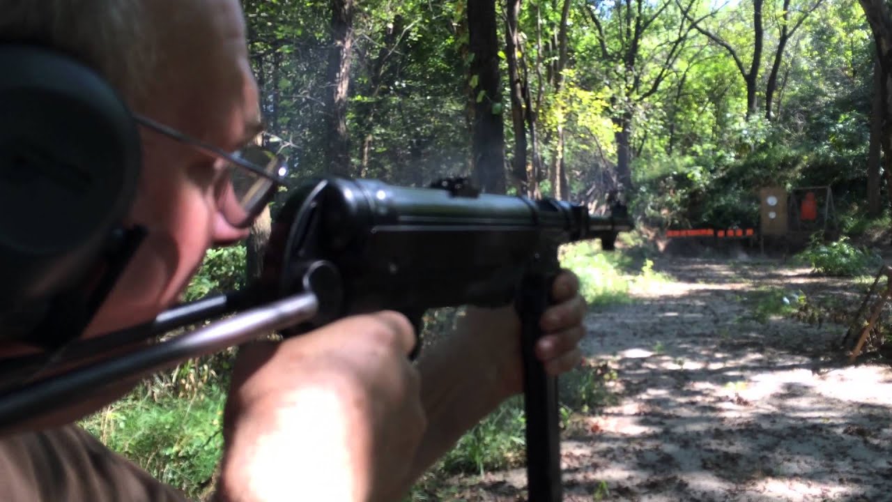 Shooting MP40 - YouTube