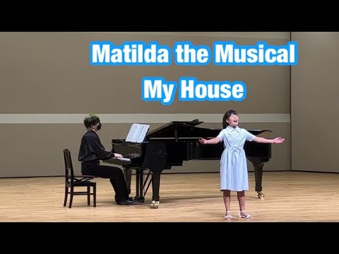 ミュージカル『Matilda 』My House 10歳 - YouTube