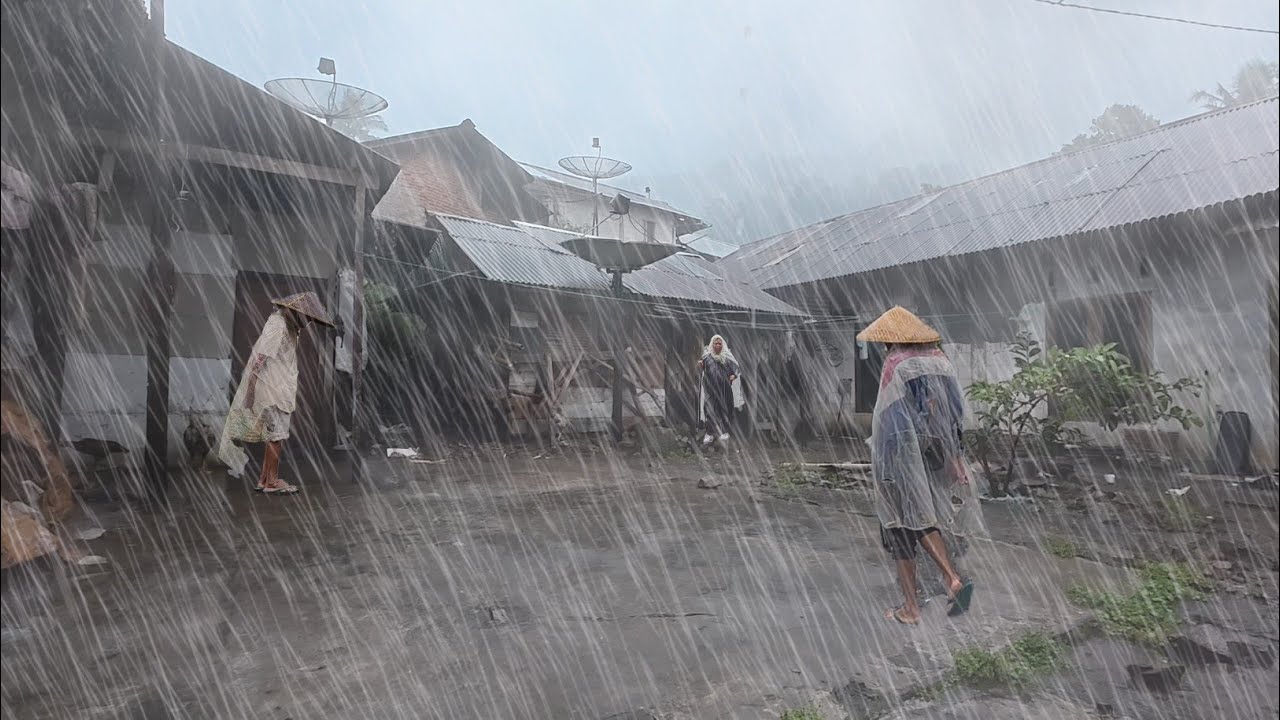 Walking in the Heavy Rain | Heavy Rain and Lightning hit Mountain ...