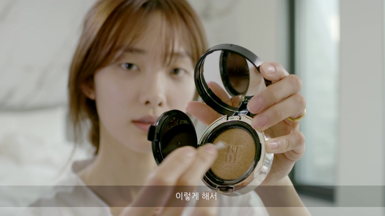 2017 HSFW 패션 모델의 잇 아이템, 헤라 블랙 쿠션 #1. 곽지영 - YouTube