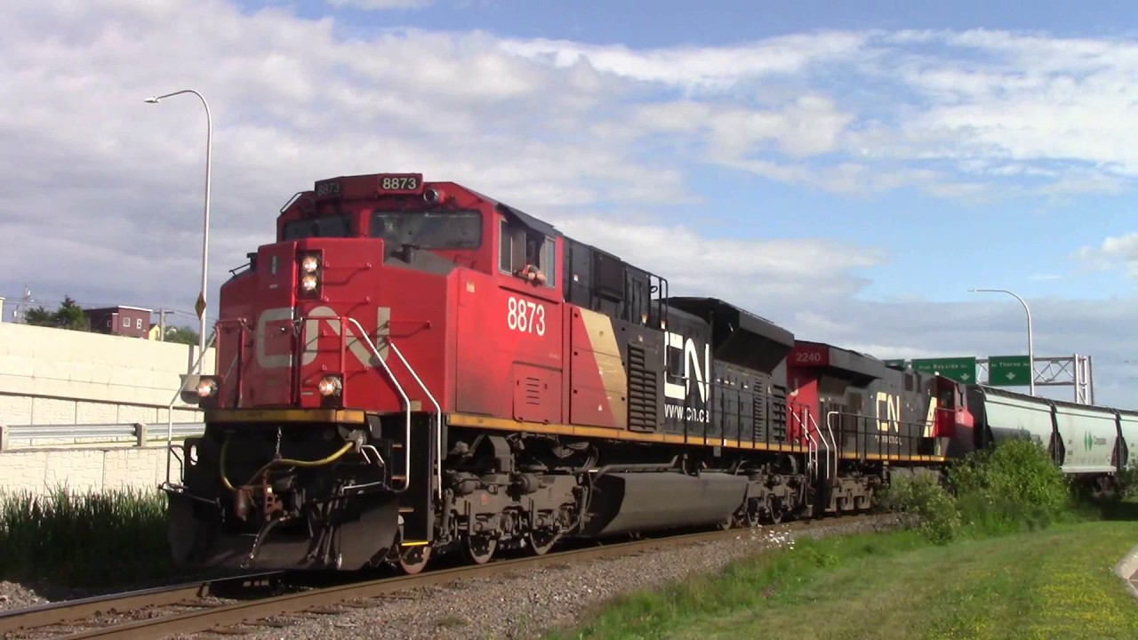 CN 406's Power with Potash Hoppers - Rothesay Avenue - Saint John, NB ...
