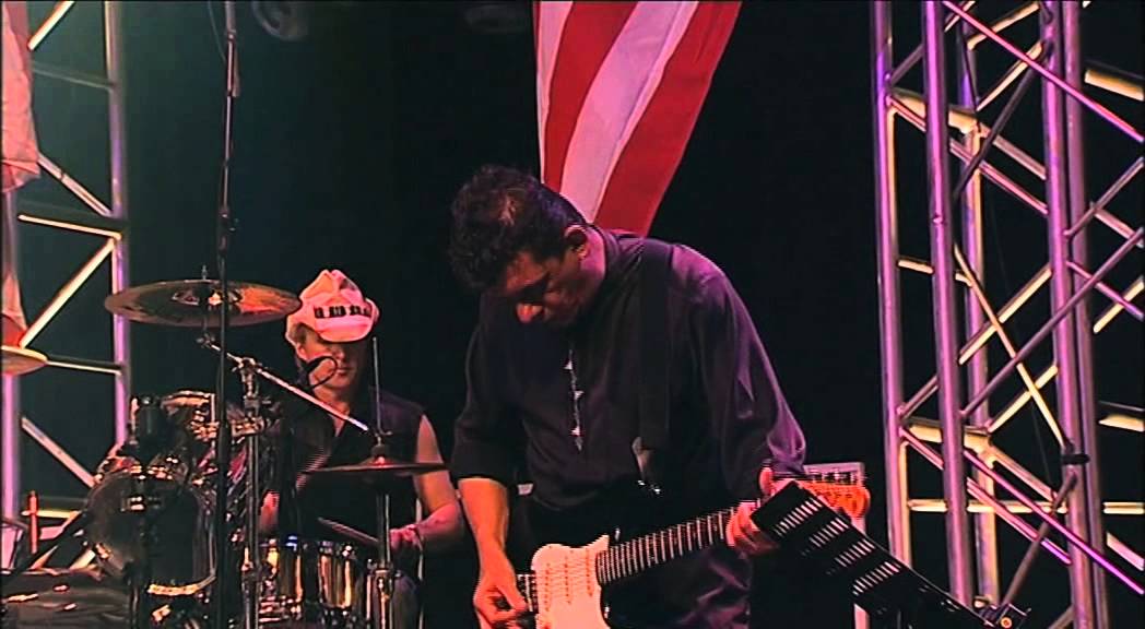 Bobby Angel - Somebody Like You (LIVE At Carnival City) - YouTube