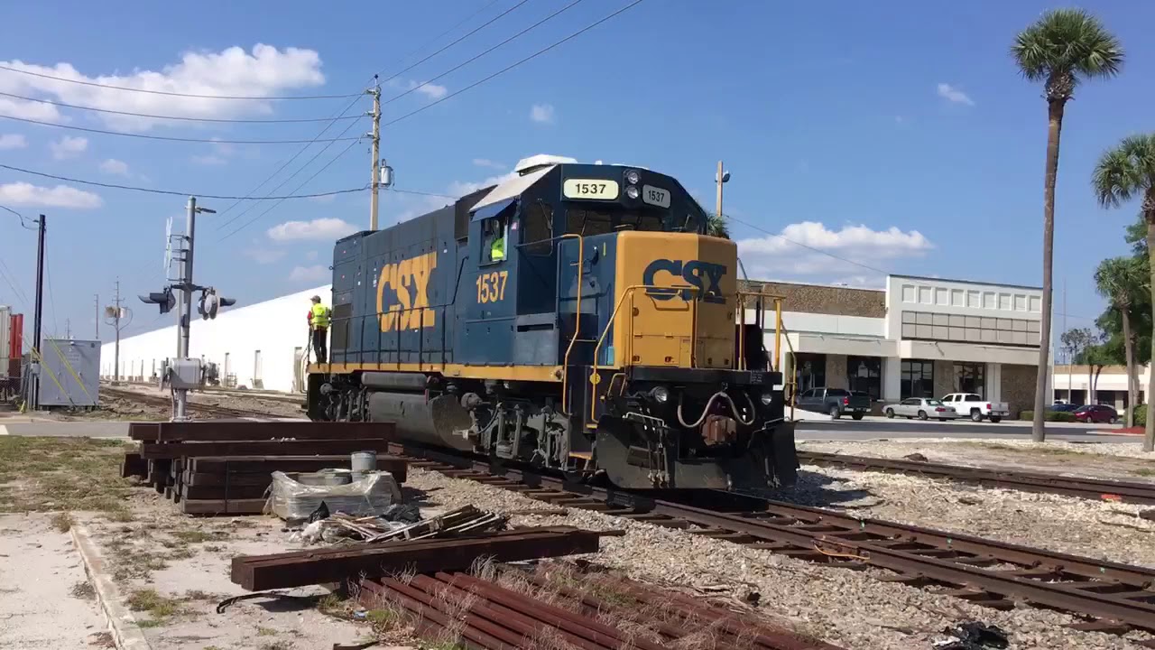 Never to be seen again. CSX GP15-1 backing down a spur in Orlando - YouTube