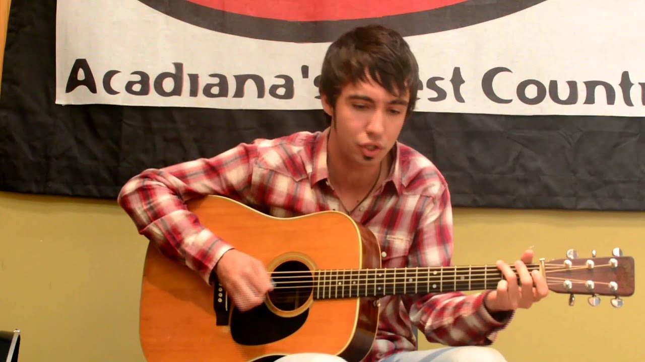 Mo Pitney: 'Country' Live in the Lobby - YouTube