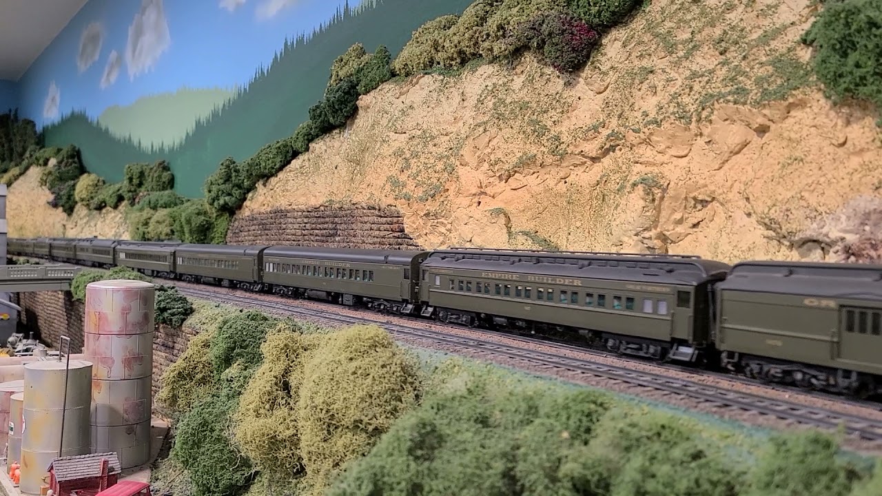 HO scale Great Northern 1935 Empire Builder - YouTube