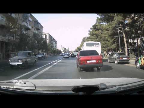 Qayda pozan bir sürücü çıxdı əks yola qoçaq, polislə rastlaşdı bidən birə :)
