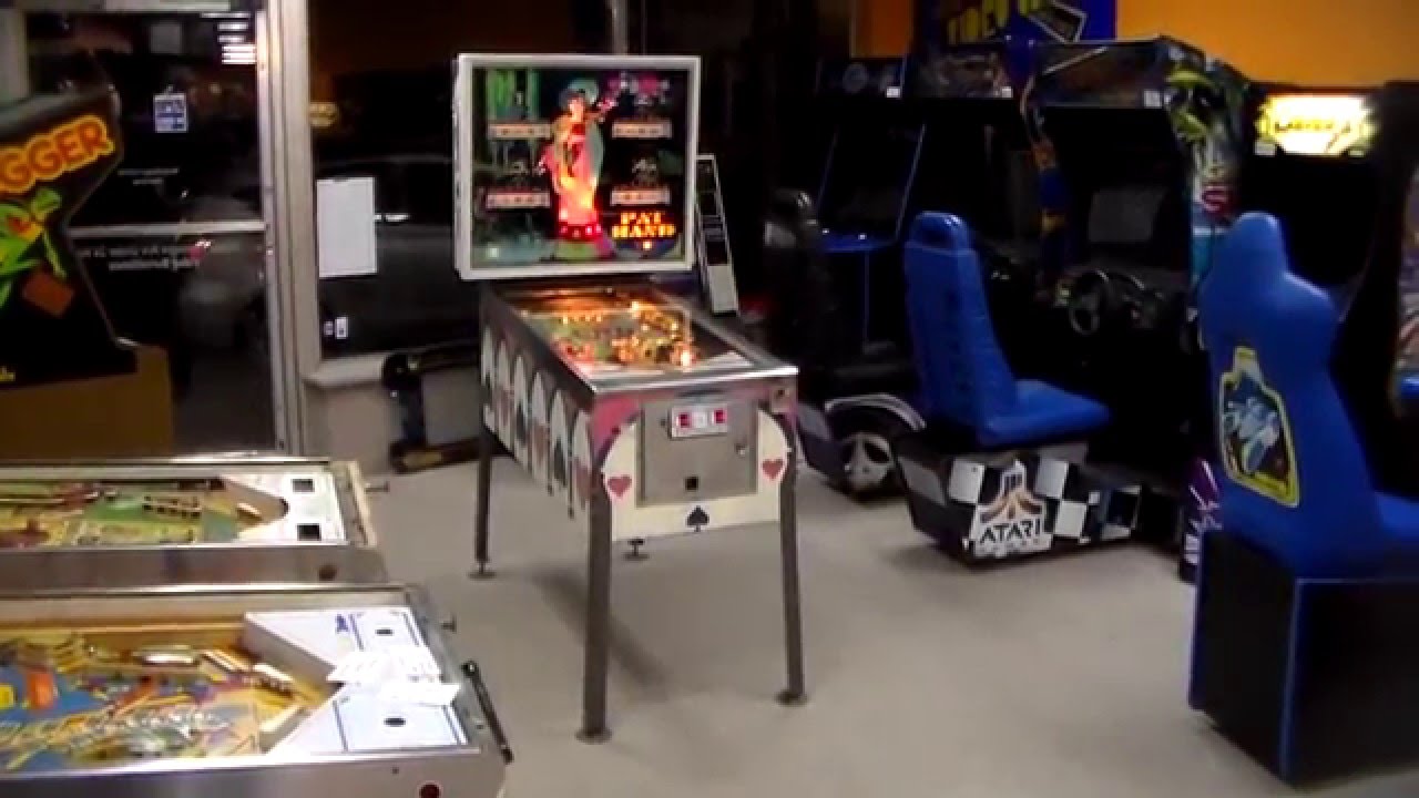 1975 Williams Pat Hand Pinball Machine - Electromechanical awesomeness ...