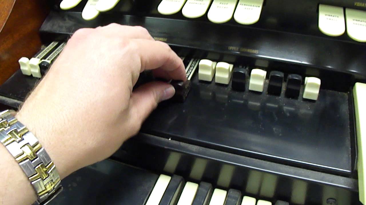 SouthJK's 1963 Hammond M-101 organ and Leslie 22H - YouTube