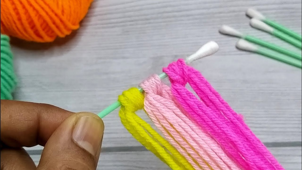 Amazing 2 Beautiful Woolen Yarn Flower making ideas with Cotton Buds ...