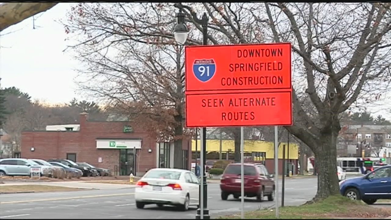 New traffic signs point to further construction on I-91 - YouTube