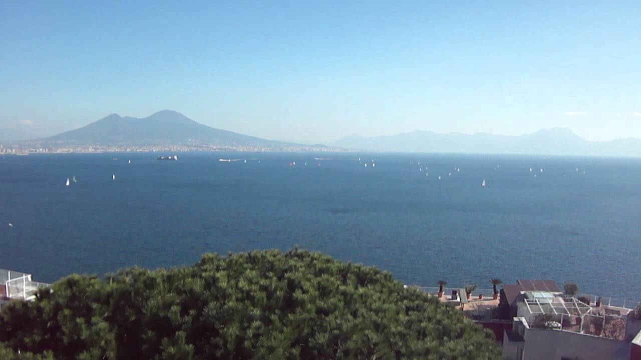 Golfo di Napoli da Via Petrarca (15/1/2012) - YouTube