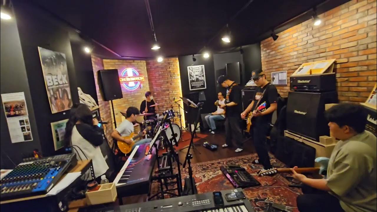 Guns N' Roses - Welcome To The Jungle (Cover by ELI S) - YouTube