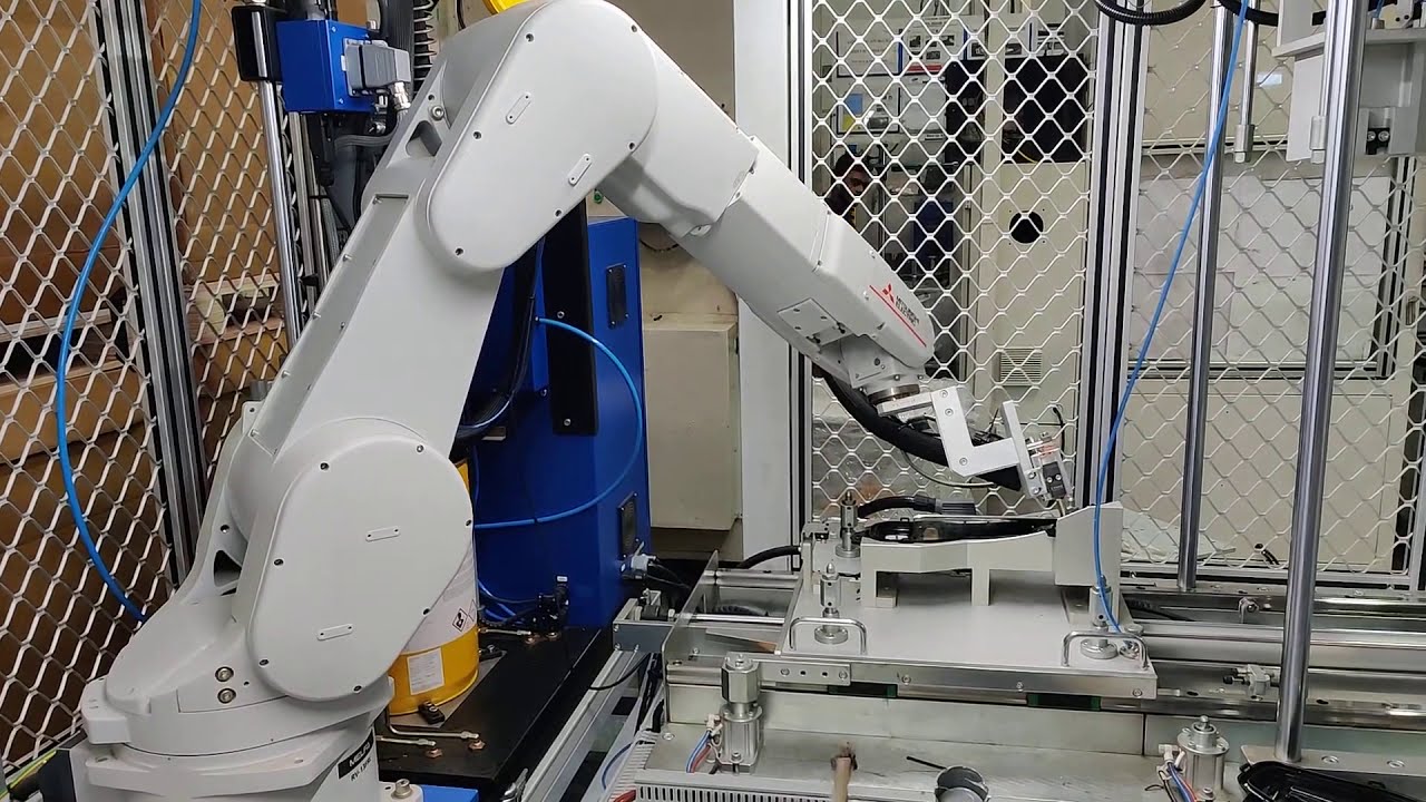 Mitsubishi MELFA ROBOT - Glue / Adhesive Dispensing Application - Cubix ...
