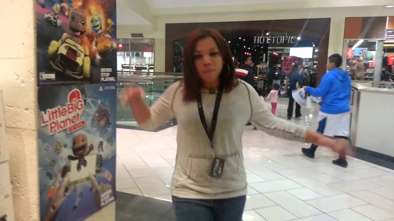 2 girls 1 gamestop - YouTube