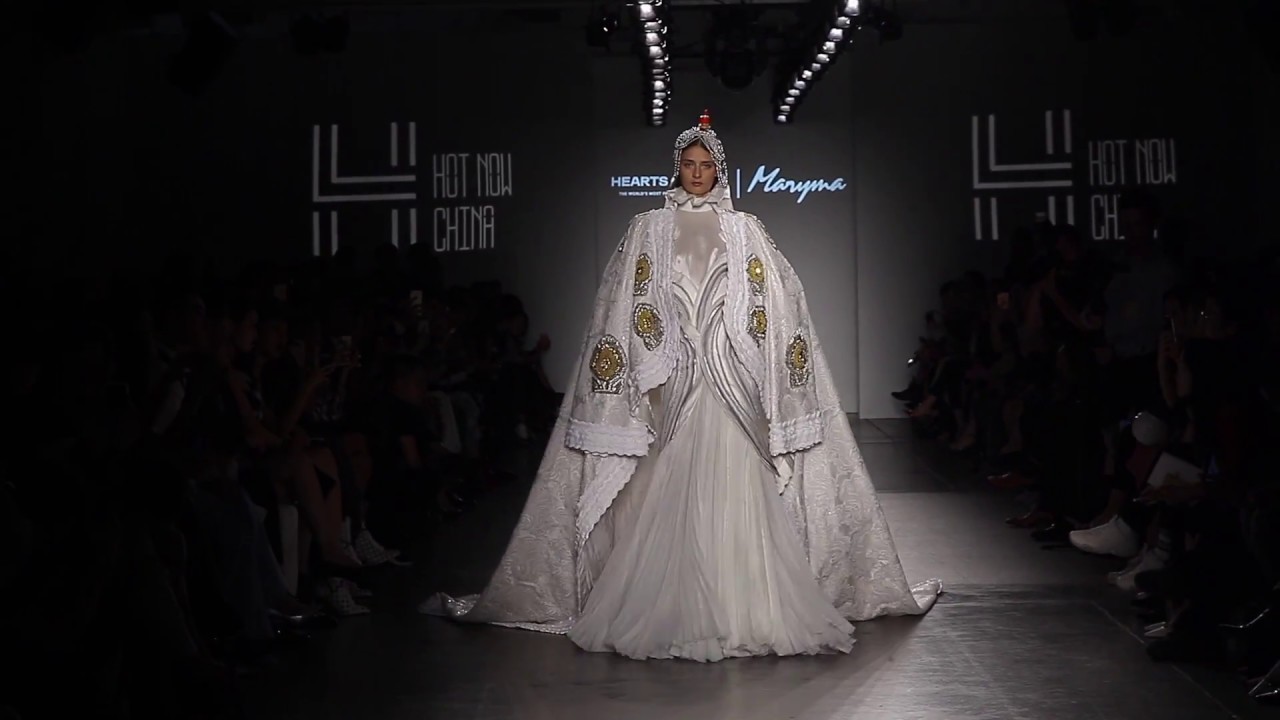 在纽约时装周上展示设计师 Hot Now China Shows Mary Ma - YouTube