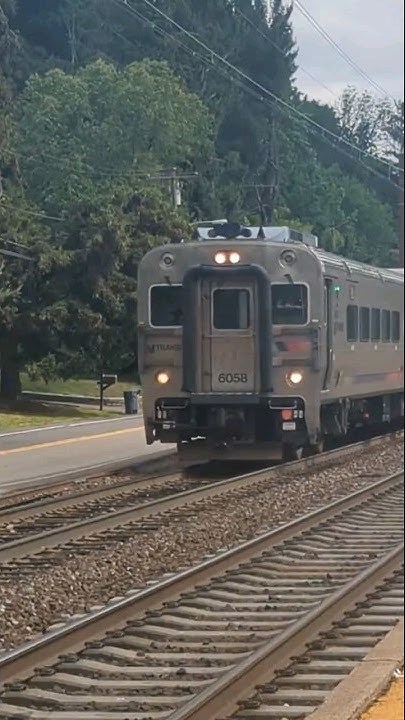 NJT Comet V Cab Car #6058 Unrestricted RL K5LA Horn (Crossing Sequence) - YouTube