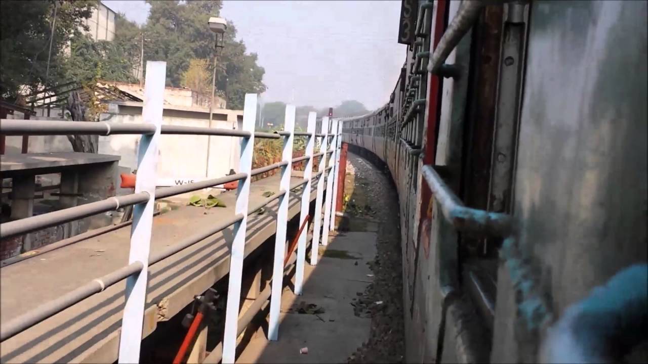 13007 Udyan Abha Toofan mail at Bathinda Junction's long curve. LDH ...