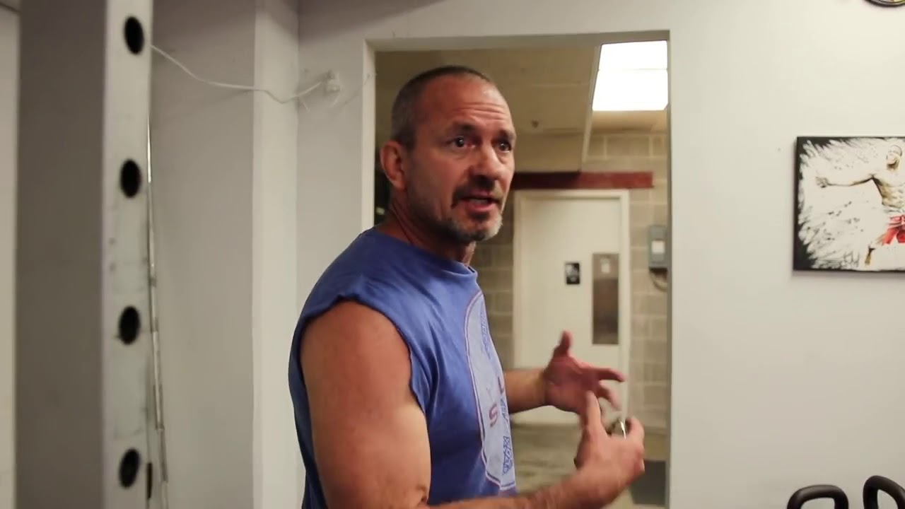 JW Cribs with Mike Wink - YouTube