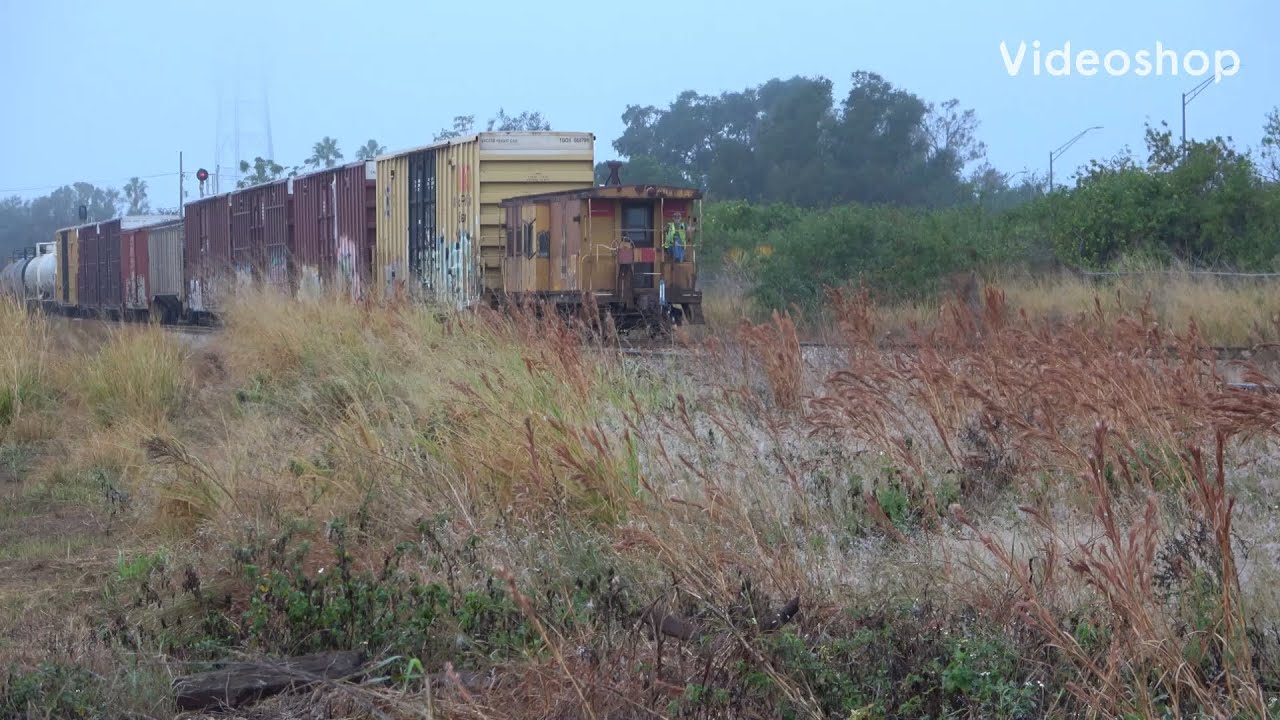 Local CSX train Y162 with caboose. Lakeland connection. Locomotive 6532 ...