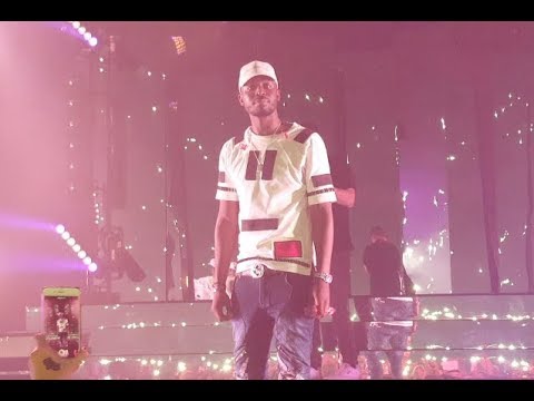 Dadju - Jaloux (chanté par le public)  Live Concert Bruxelles Forest National