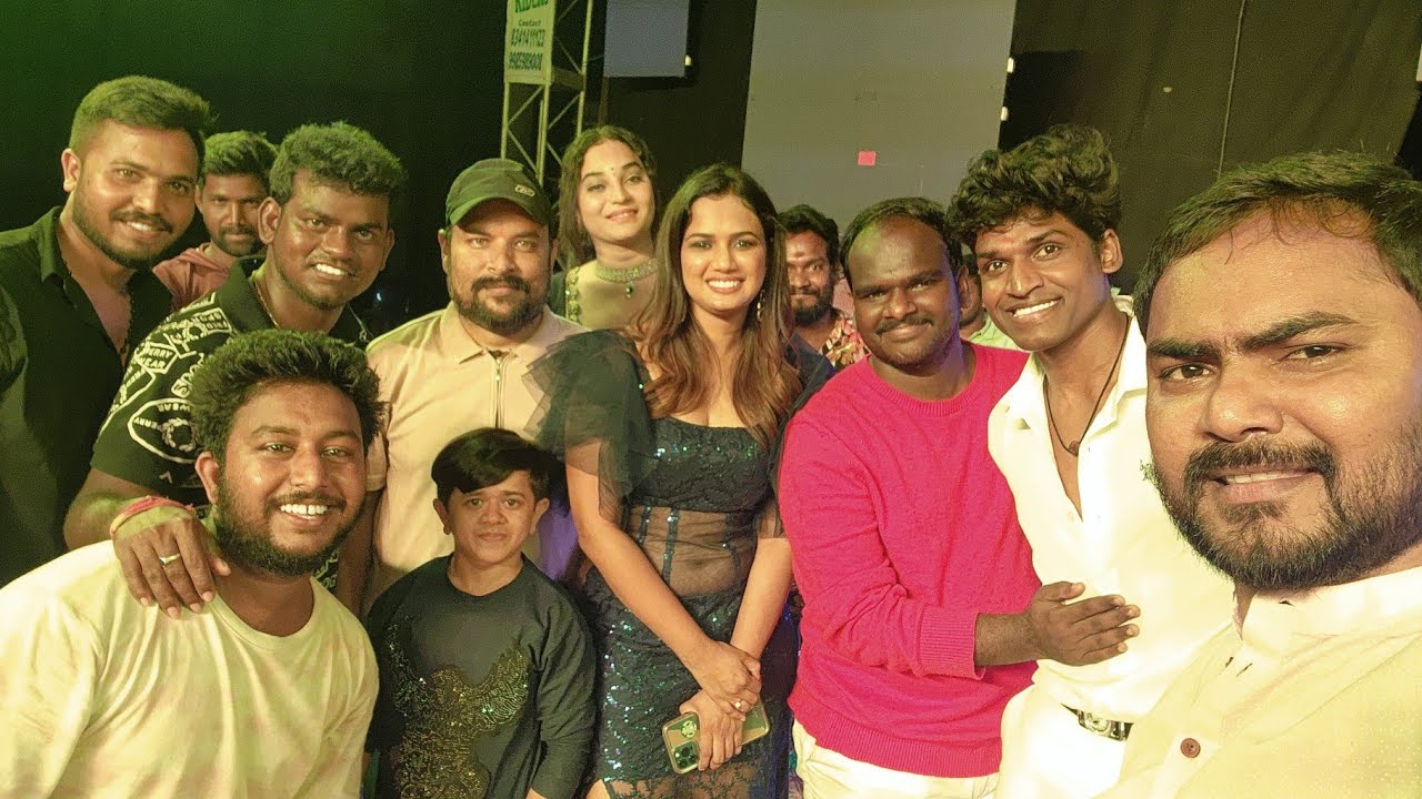 Yalamanchali lo ariyana entry on stage branding Event Vizag Balu riders ...