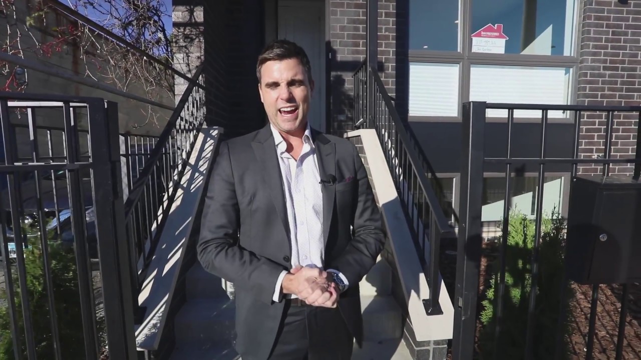 Frank Montro Homes | 2658 W Grand Ave | Chicago IL | Colin Eggelsfield ...