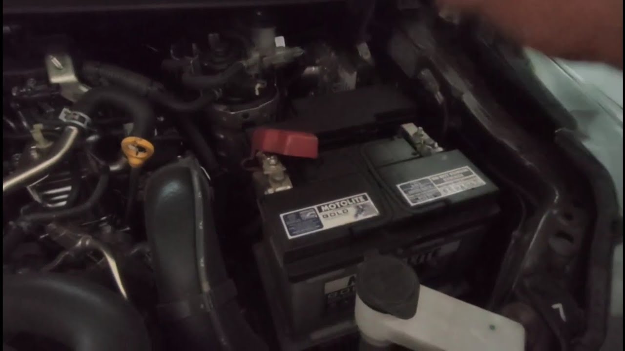 paano mag palit innova change battery? how to change battery in innova ...